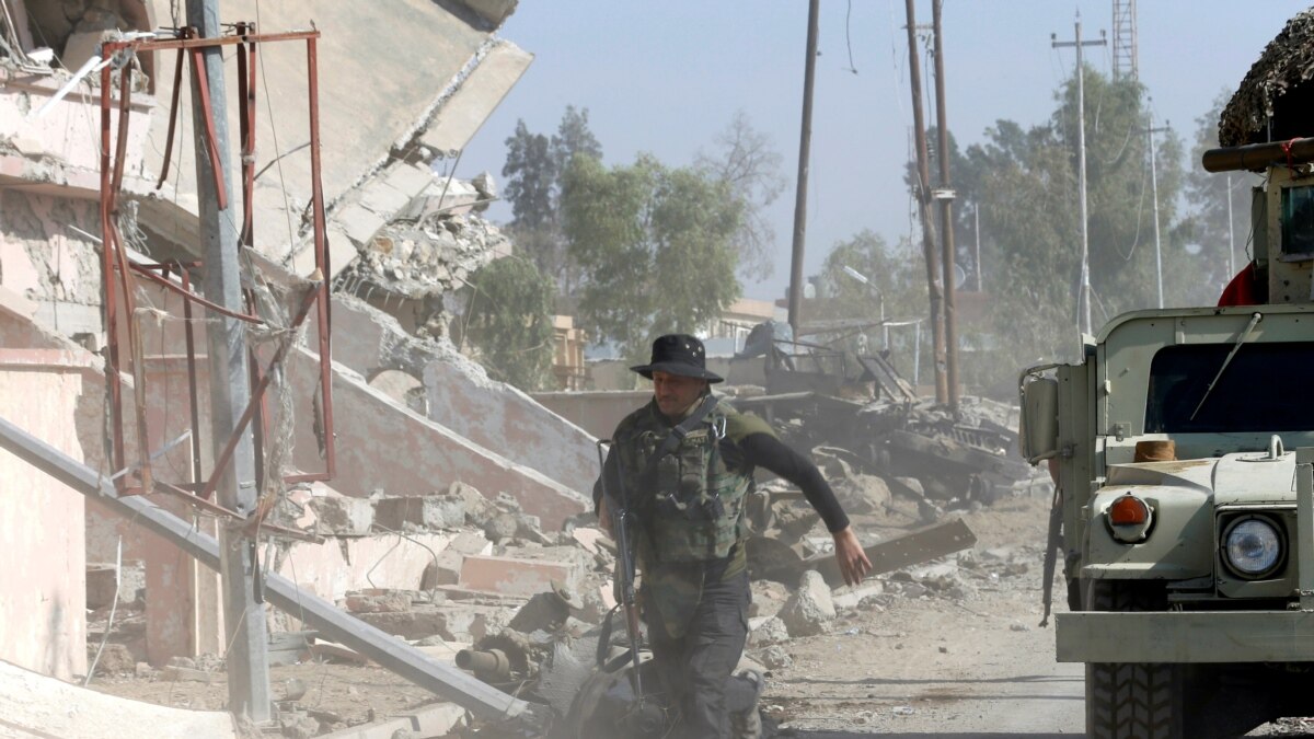 Militants Ambush Convoy With Off-duty Iraq Soldiers, Kill 10