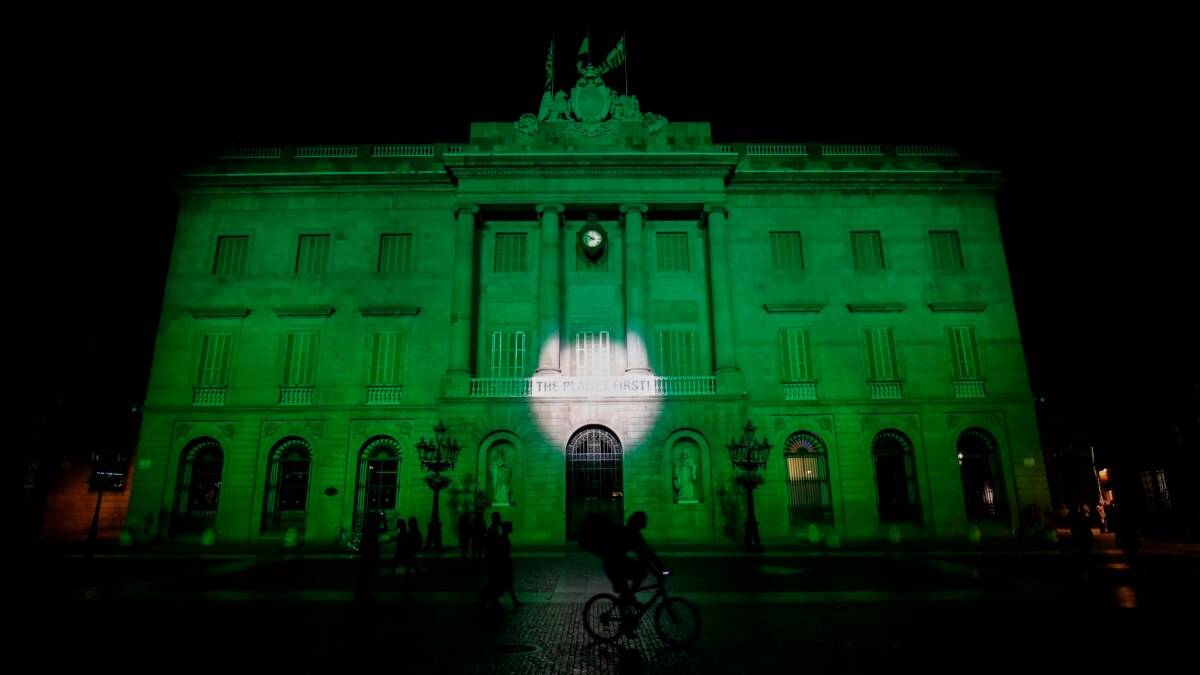 Crammed Cities Go Green for Climate, Health