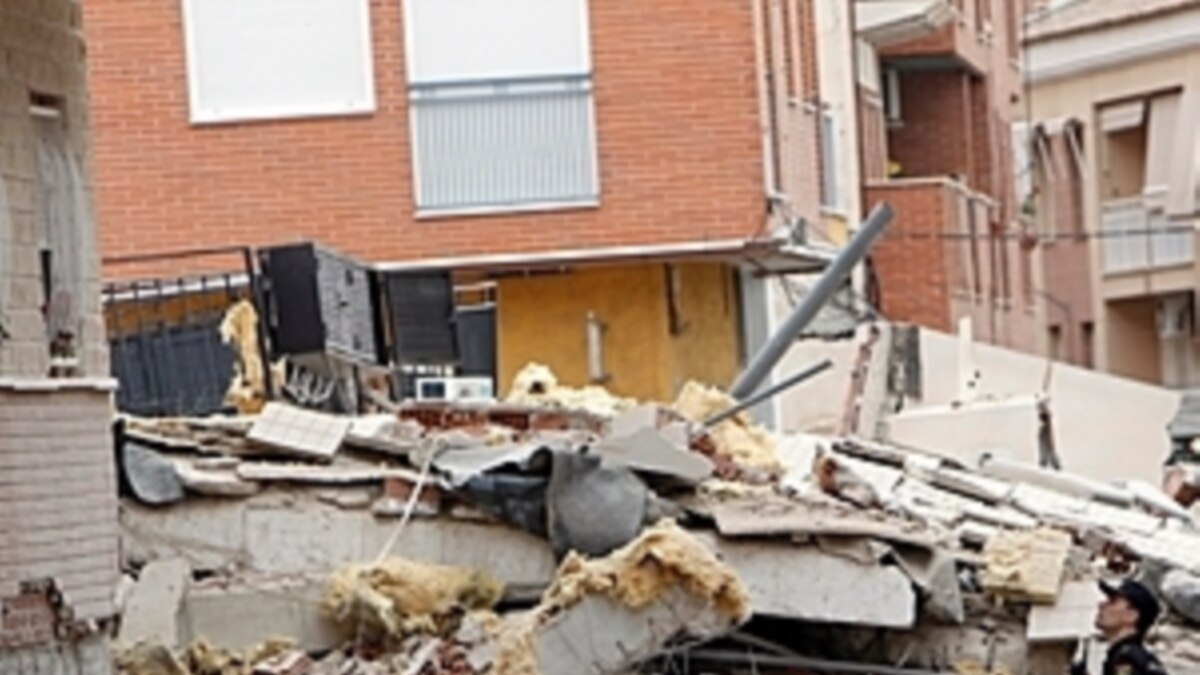 Thousands Homeless After Deadly Earthquakes in Spain