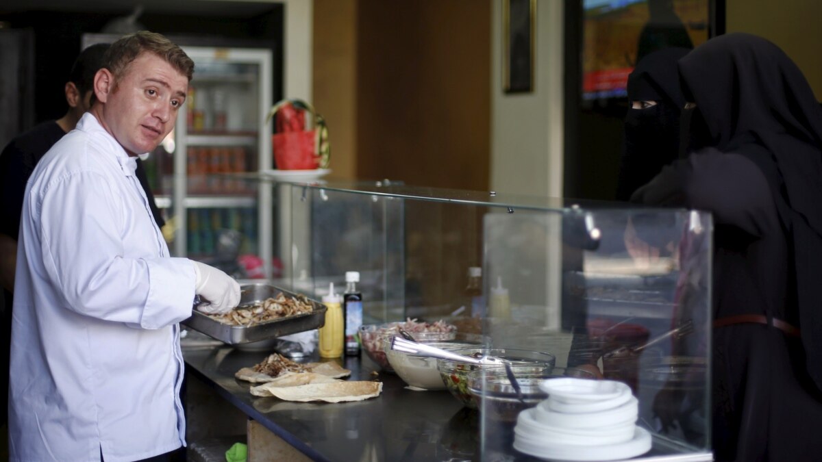 Syrian War Refugee Becomes Star Chef in Gaza