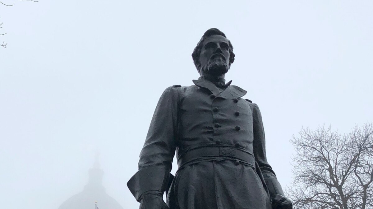 Board OKs Restoring Wisconsin Capitol Statues, Launching Money Drive