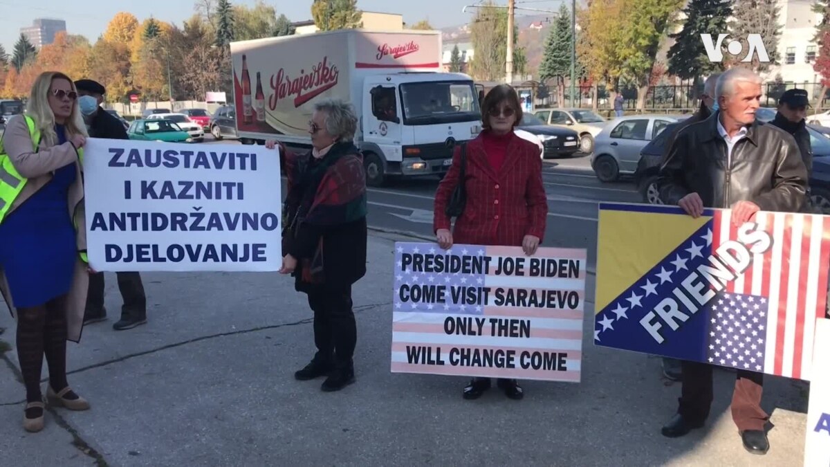 Sarajevo: Građani protestovali kod američke ambasade
