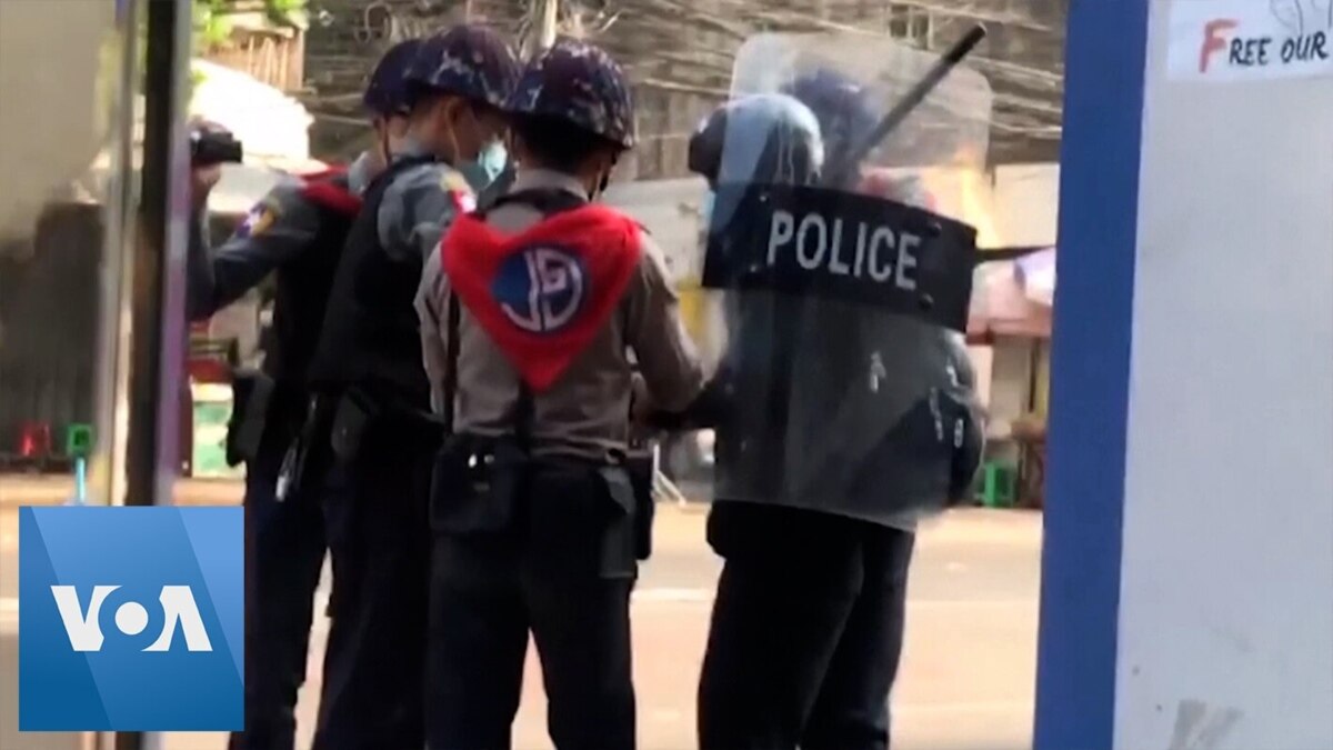 Rescuers Save 13-Foot Python From Pipe in India