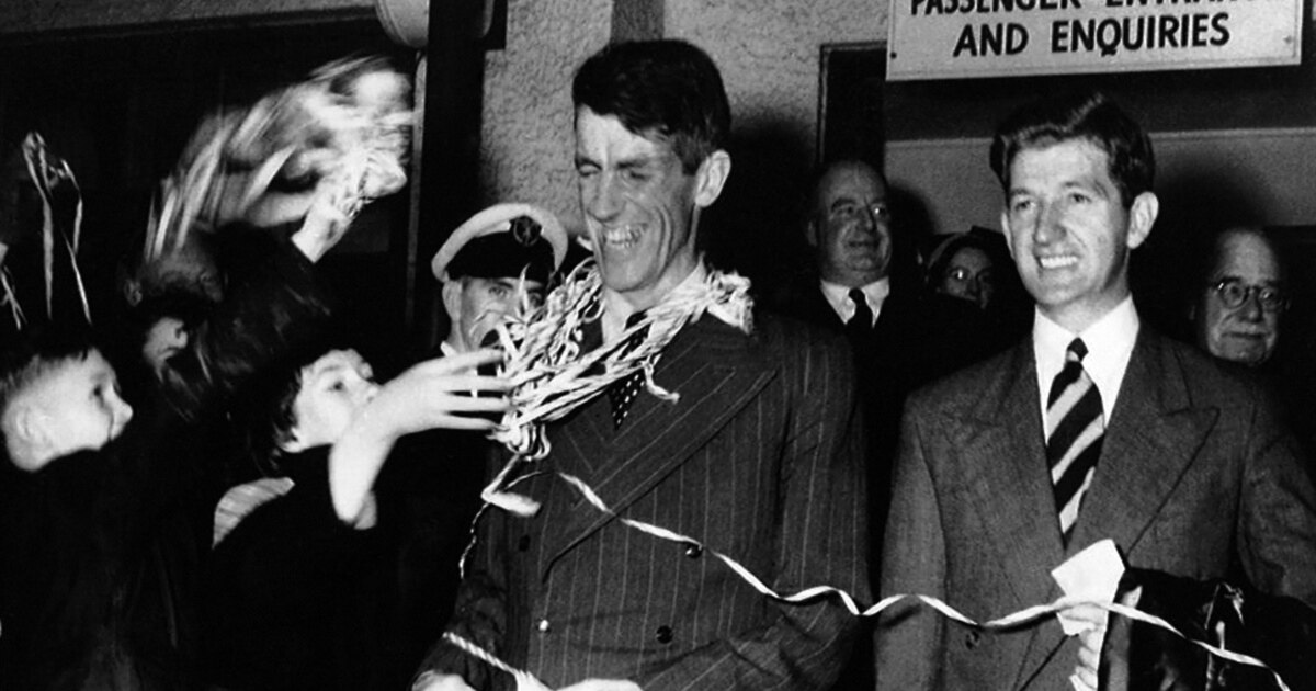 Everest Mountaineer George Lowe Dies at 89