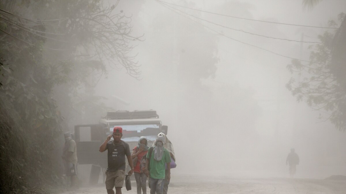 Tens of Thousands Evacuated as Philippine Volcano Rumbles