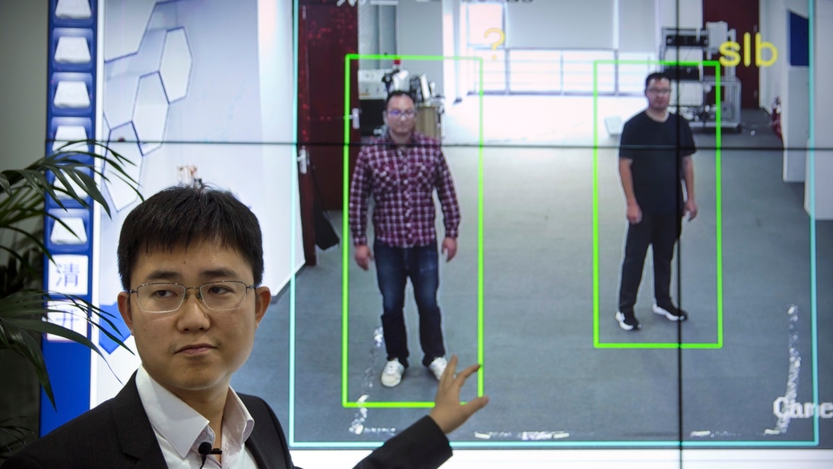 Chinese ‘Gait Recognition’ Tech IDs People by How They Walk