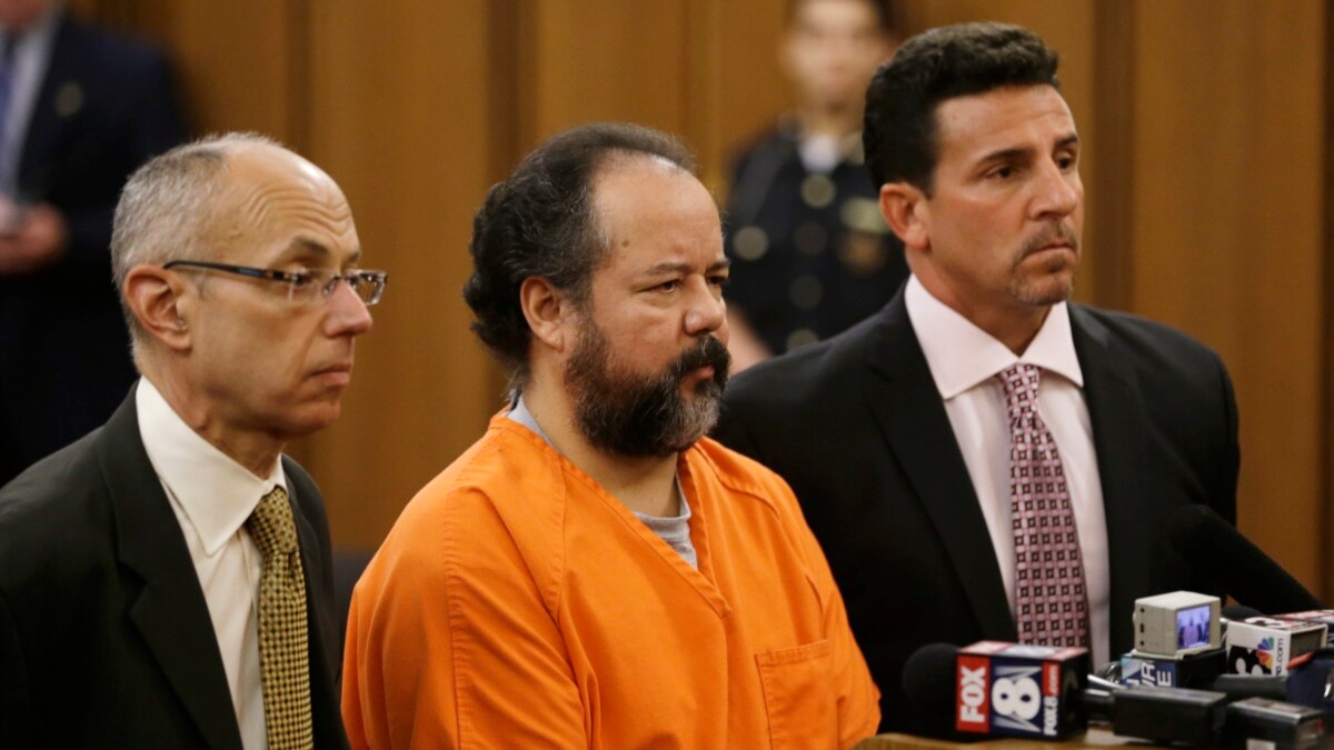Not Guilty Plea in Cleveland Kidnap Case as Lawyers Seek Deal