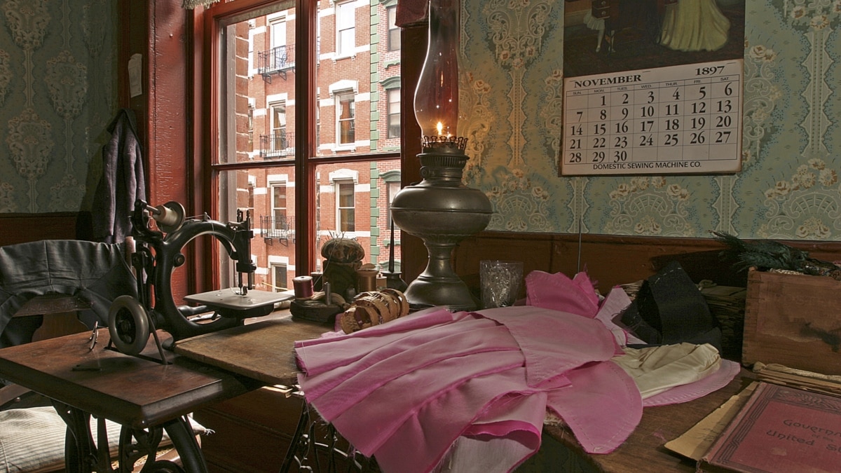 Lower East Side Tenement Museum Recreates Life in New York for ...