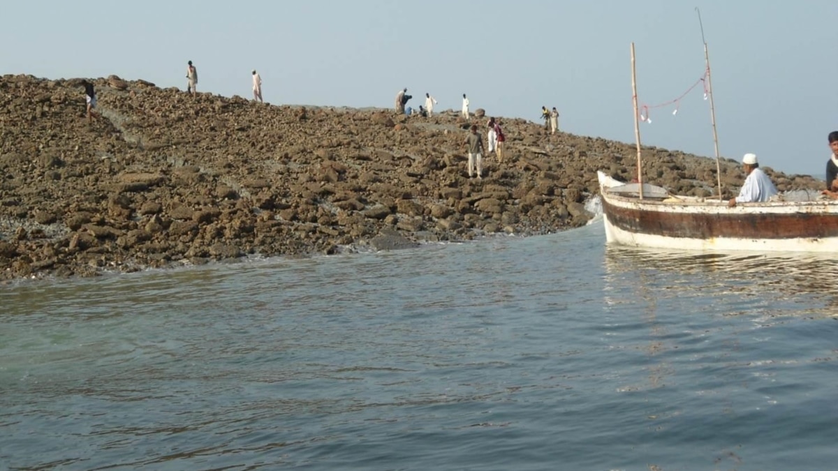 New Pakistan Island Disappearing
