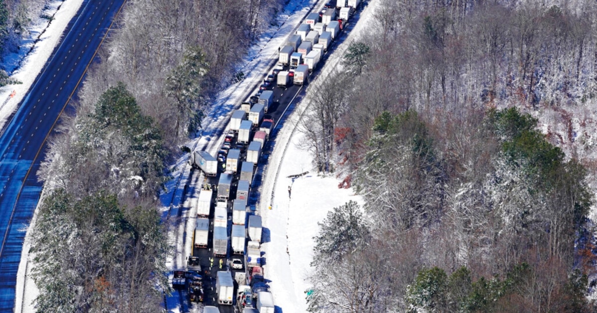 Hundreds of Motorists Stranded on Highway Near US Capital Finally Freed