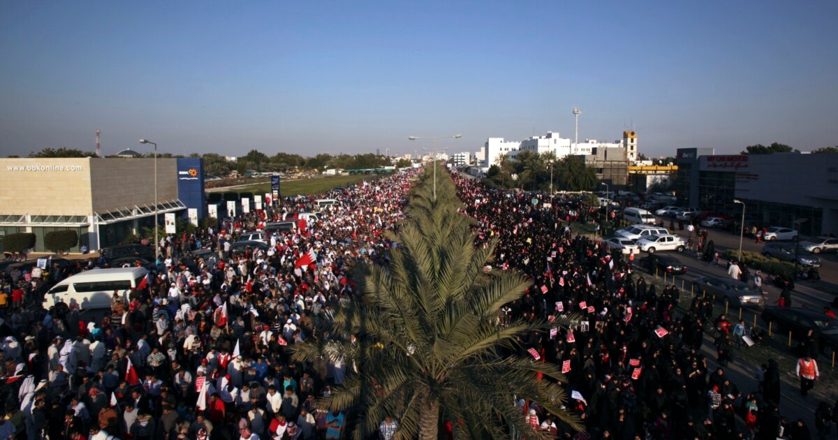 Bahrain Protest Attracts Tens of Thousands