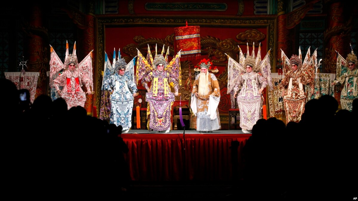 Donald Trump, Mao Zedong Headline New Hong Kong Opera