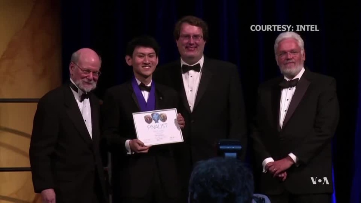 Intel Awards Top Prizes to Young Scientists