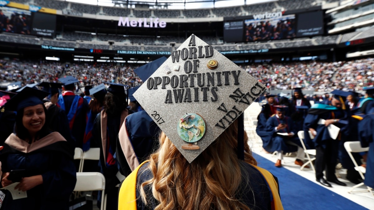 Educators Seek to Re-Admit Students Who Left College Without Degrees