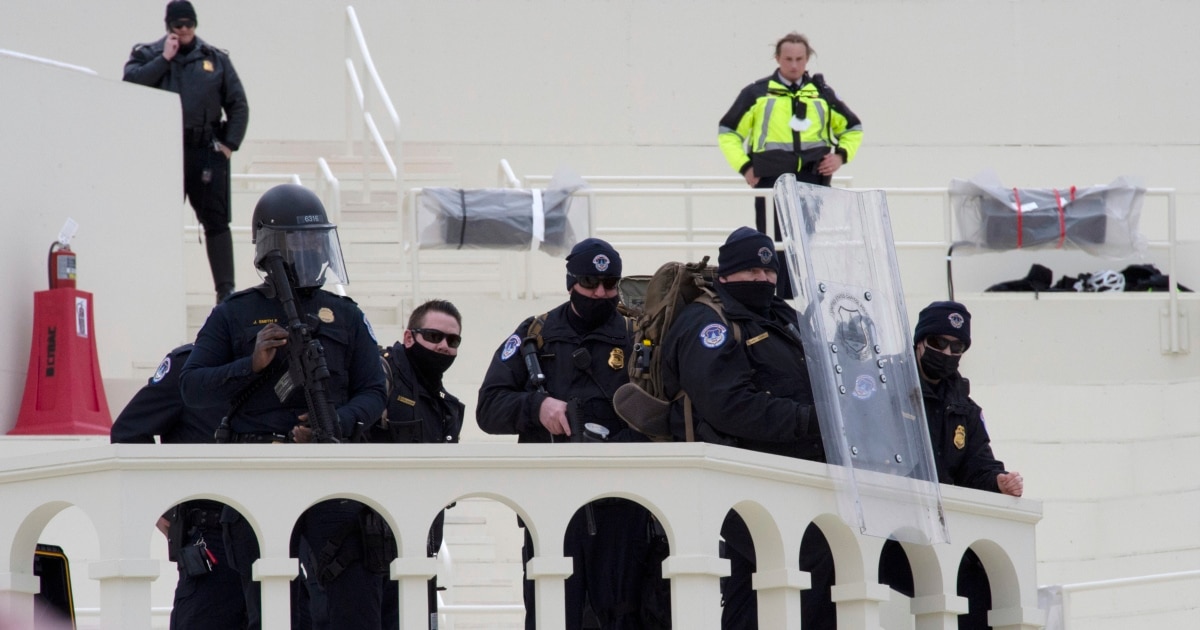 Polisi Penembak Mati Demonstran dalam Kerusuhan Capitol Dinyatakan Tak ...