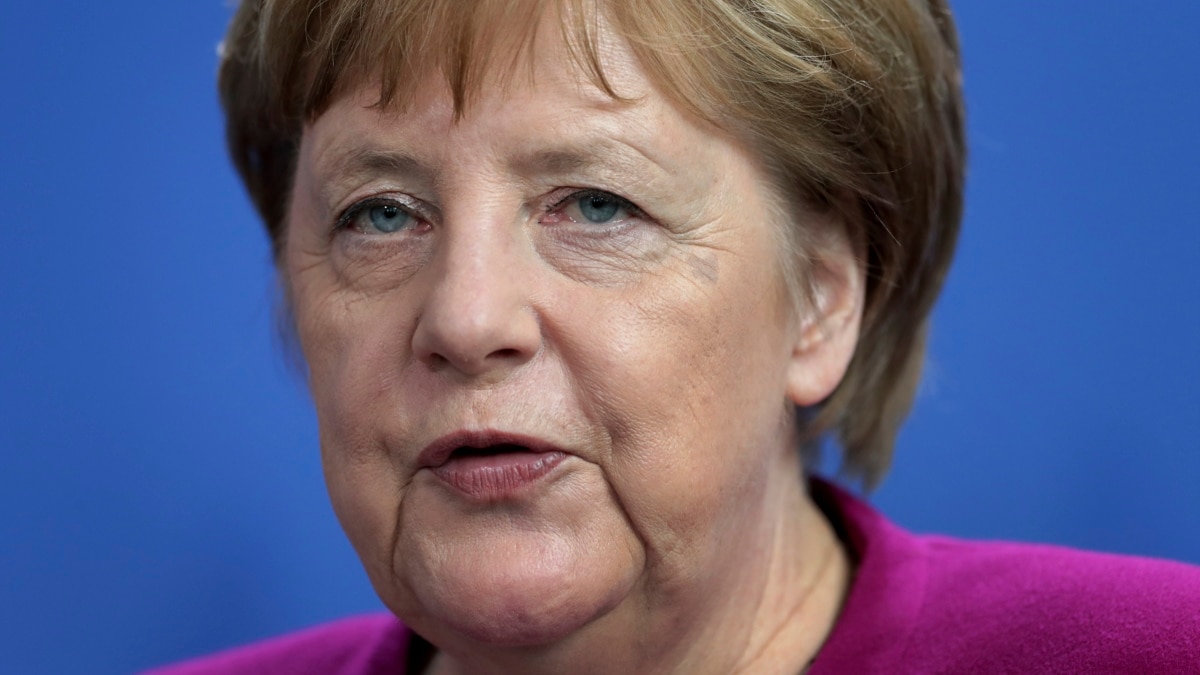 Germany's Merkel Squelches Speculation about Future EU Job