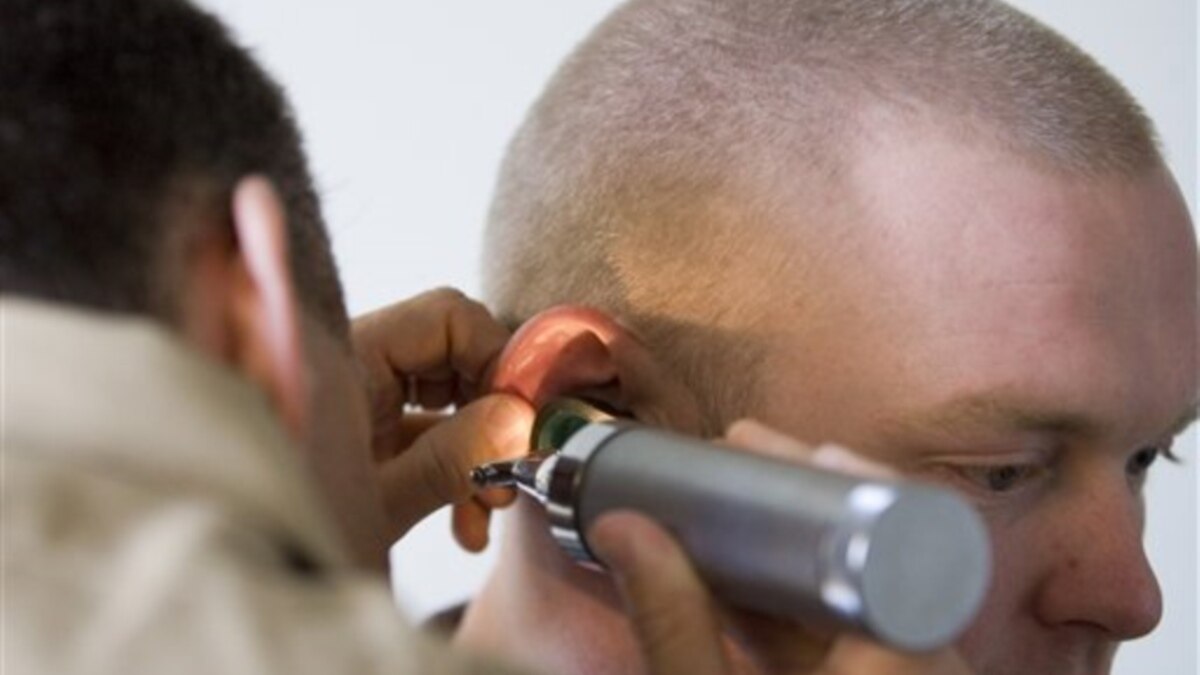 Mjekët thonë mos i pastroni veshët