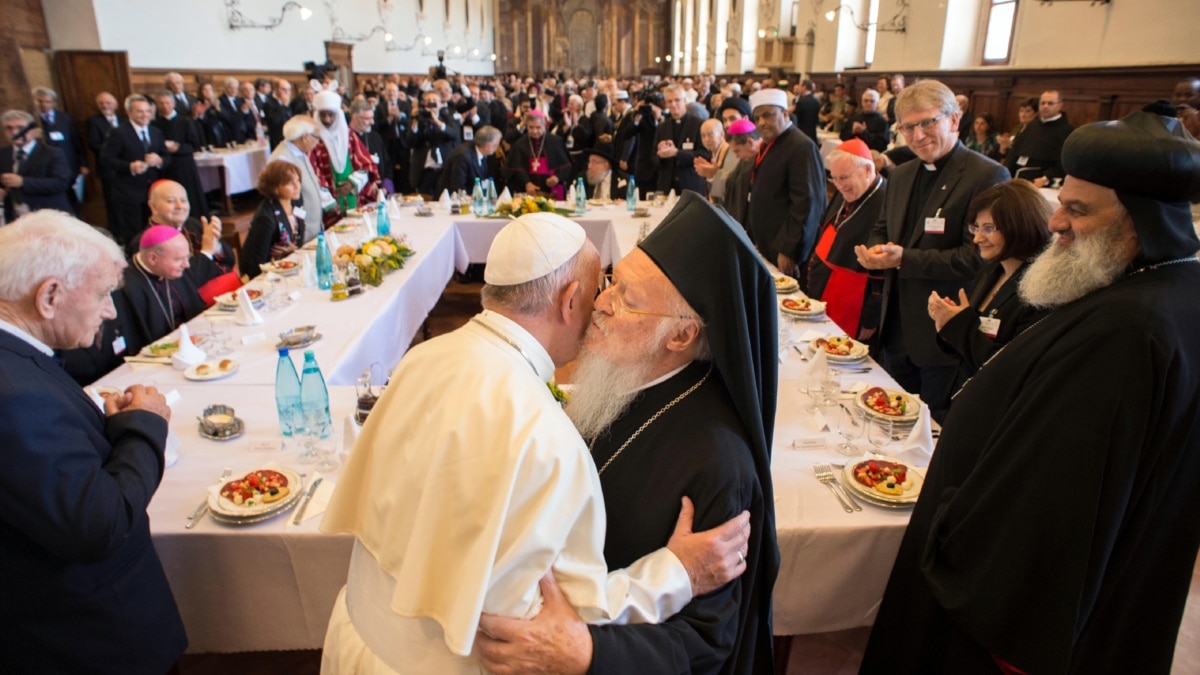 Pope Leads Interfaith Peace Meeting in Assisi