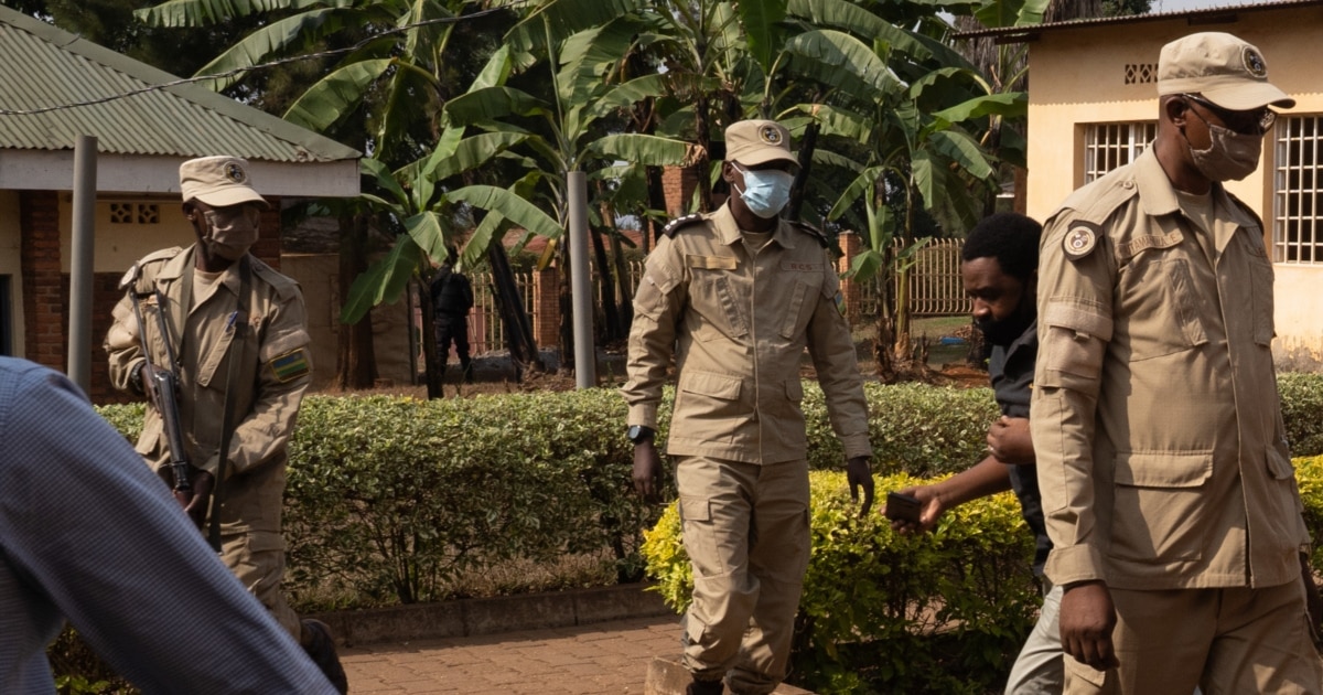 Rwanda: Bamwe mu Bacungagereza Baba Batangiye Kwigaragambya Biyicisha ...