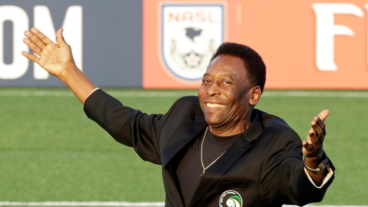 Soccer Great Pele to Sell Career Memorabilia at Auction