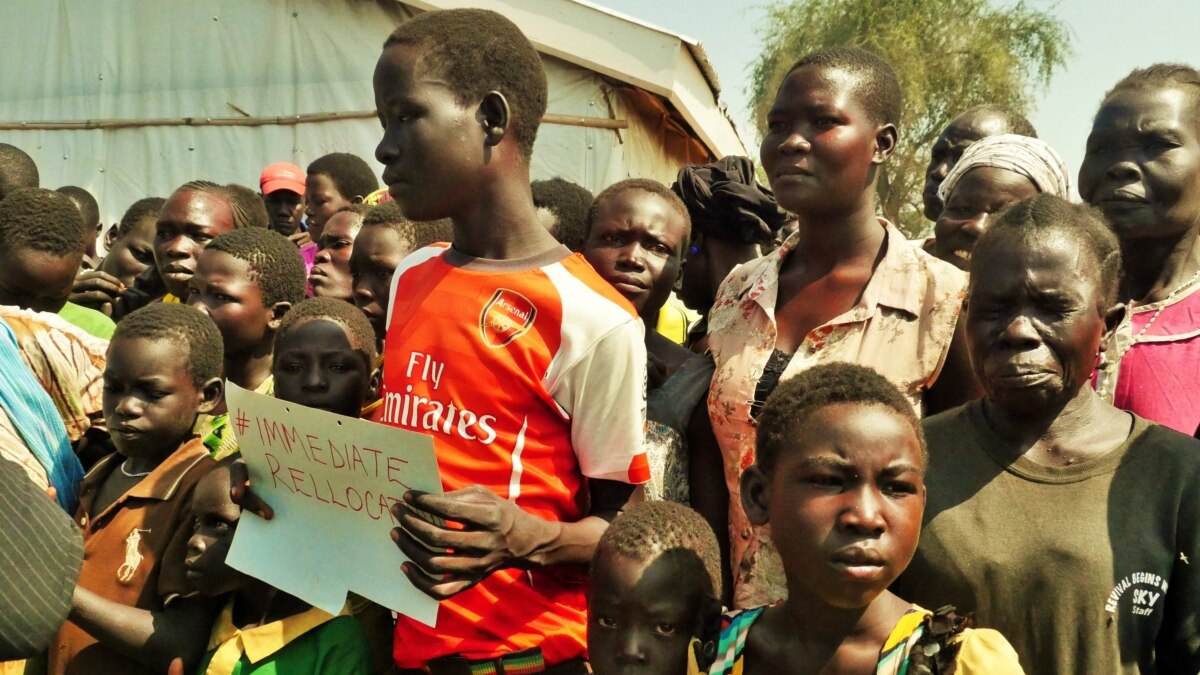 Refugees at Tense Uganda Camp Share Plight with UN Official