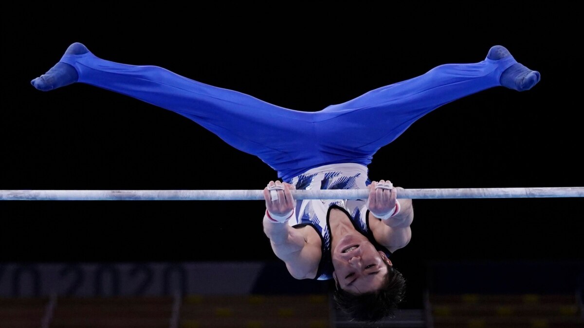 Japan’s Top Male Gymnast Fails Qualifying Event
