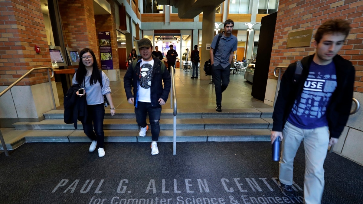 Fewer job opportunities for computer science majors