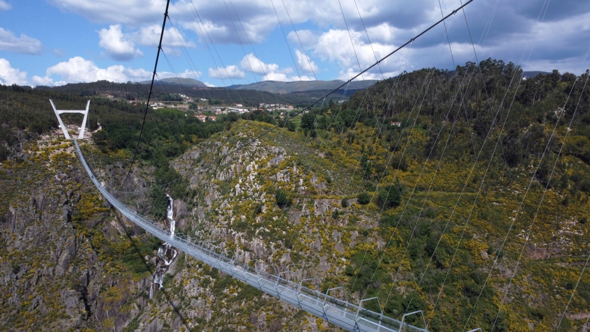 New Portuguese Bridge Not for the Faint-hearted
