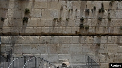 Ancient Stone Wall Of Jerusalem Archeologists Discover New Section Of