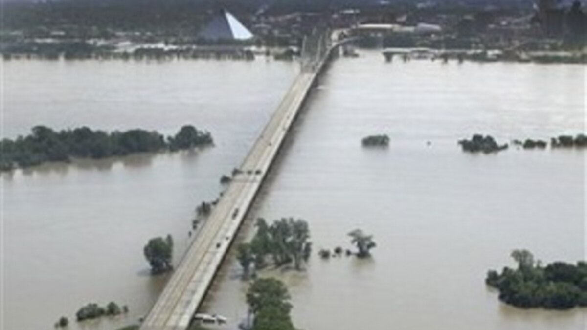 Mississippi River Rises to Second-Highest Level Ever