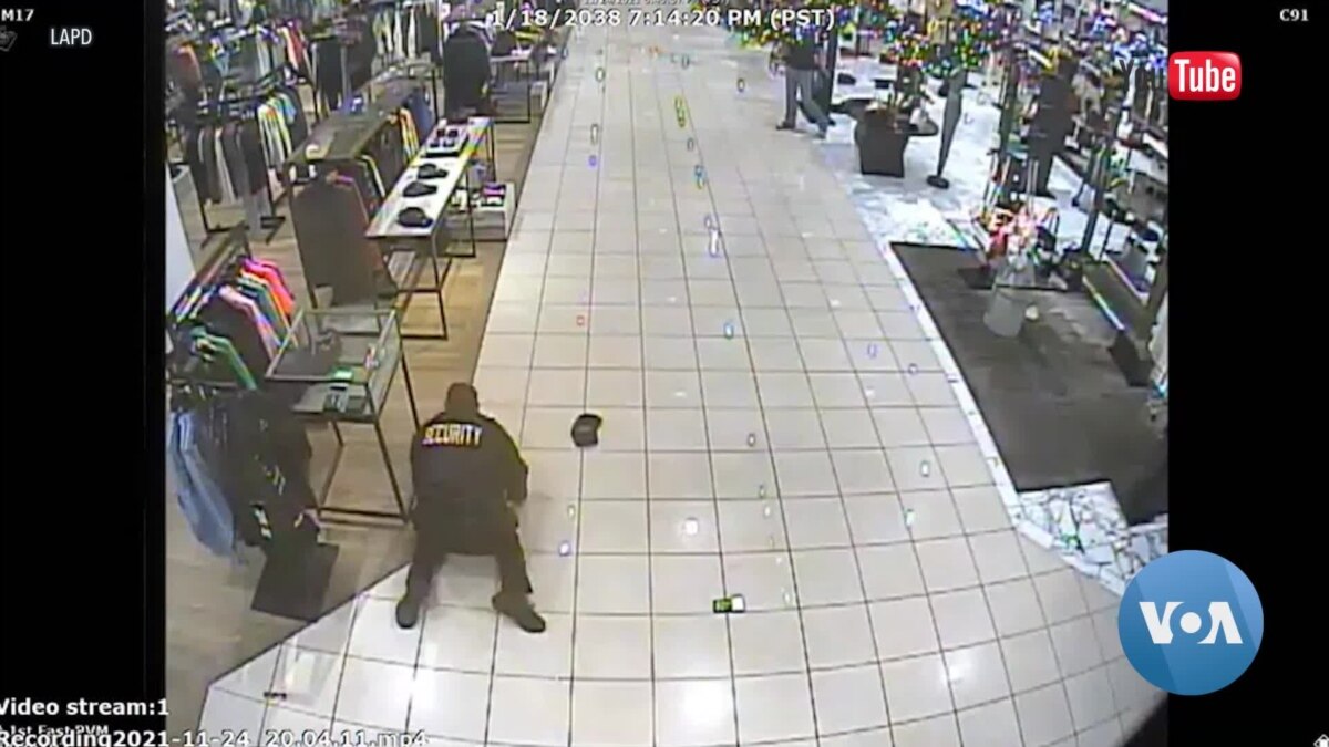 'Flash Mob-Style' Thefts Challenge Stores and Holiday Shoppers