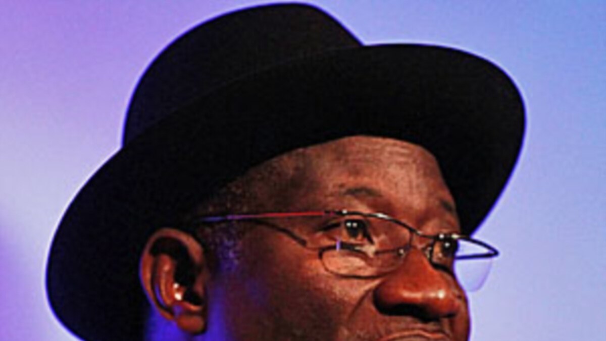 Nigerian President Defends Cutting $7.5 Billion Fuel Subsidy