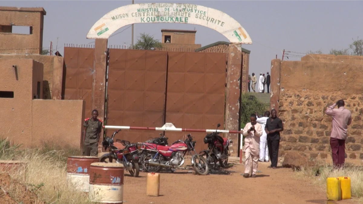 En images : une prison du Niger frappée par une attaque terroriste