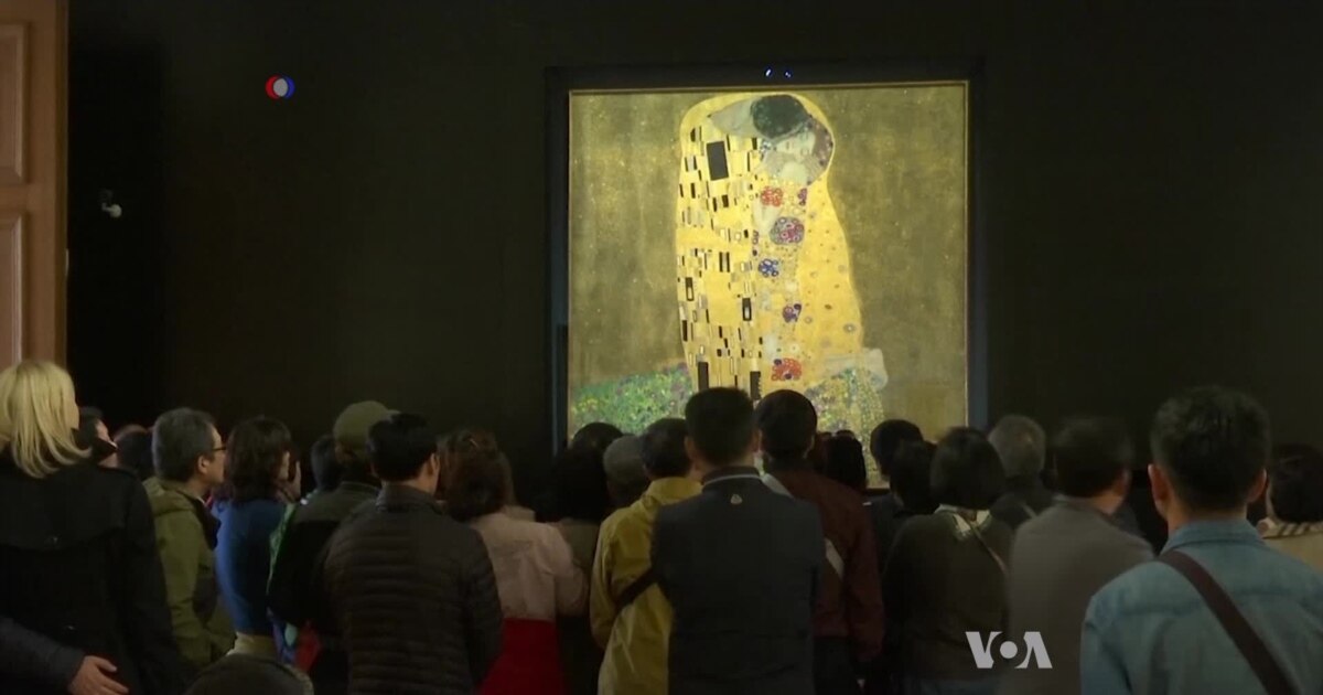 3-D Technology Lets Blind Museum-goers Experience 'The Kiss'