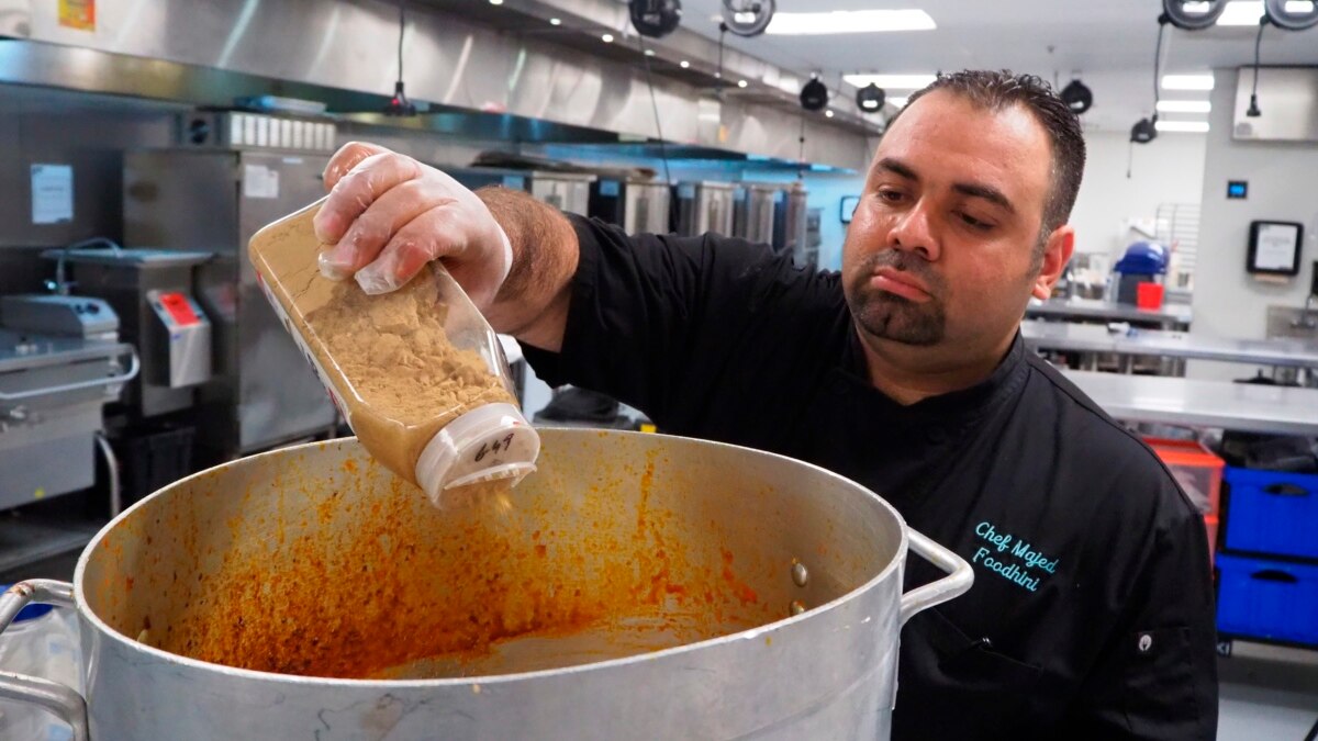 Refugee Syrian Chef Turns Nocturnal in Ramadan