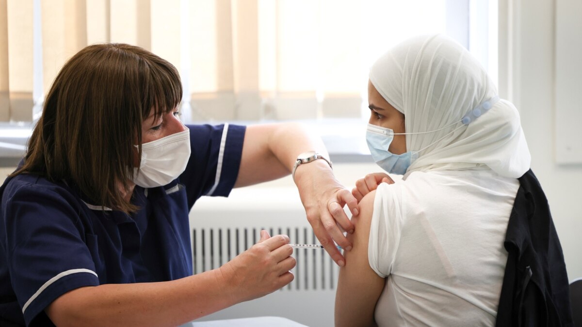 Có liên hệ khả dĩ giữa viêm cơ tim với vaccine Pfizer, Moderna