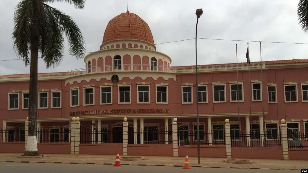 Governador do Uíge aponta prioridades, mas UNITA critica