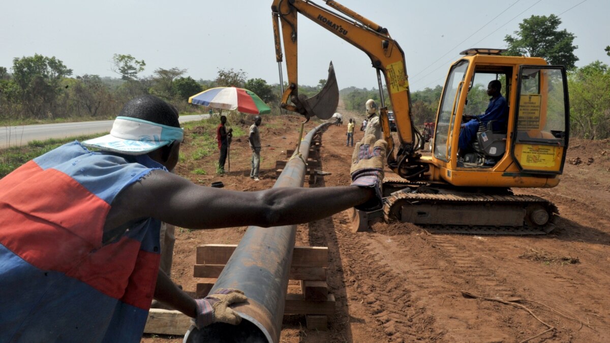 Oil Rush in Africa's Parks Drives Hunt for Eco-friendly Methods