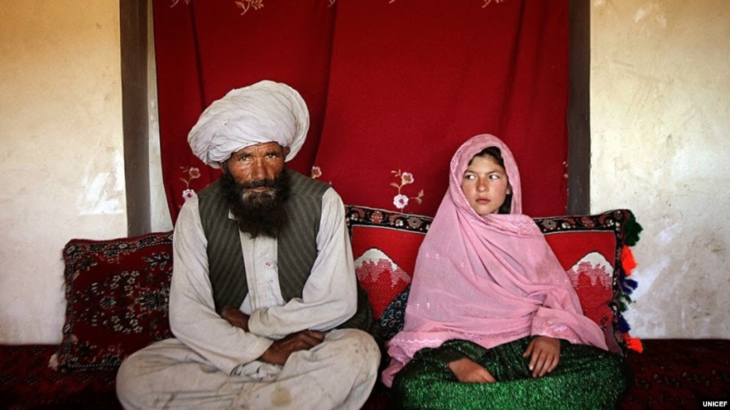 جنجال ازدواج مرد 42 ساله با دختربچه 6 ساله عکس مجله اینترنتی دوستان