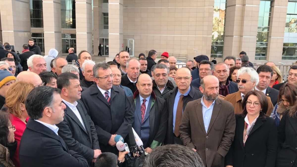 CHP Milletvekili Enis Berberoğlu Tutuklandı