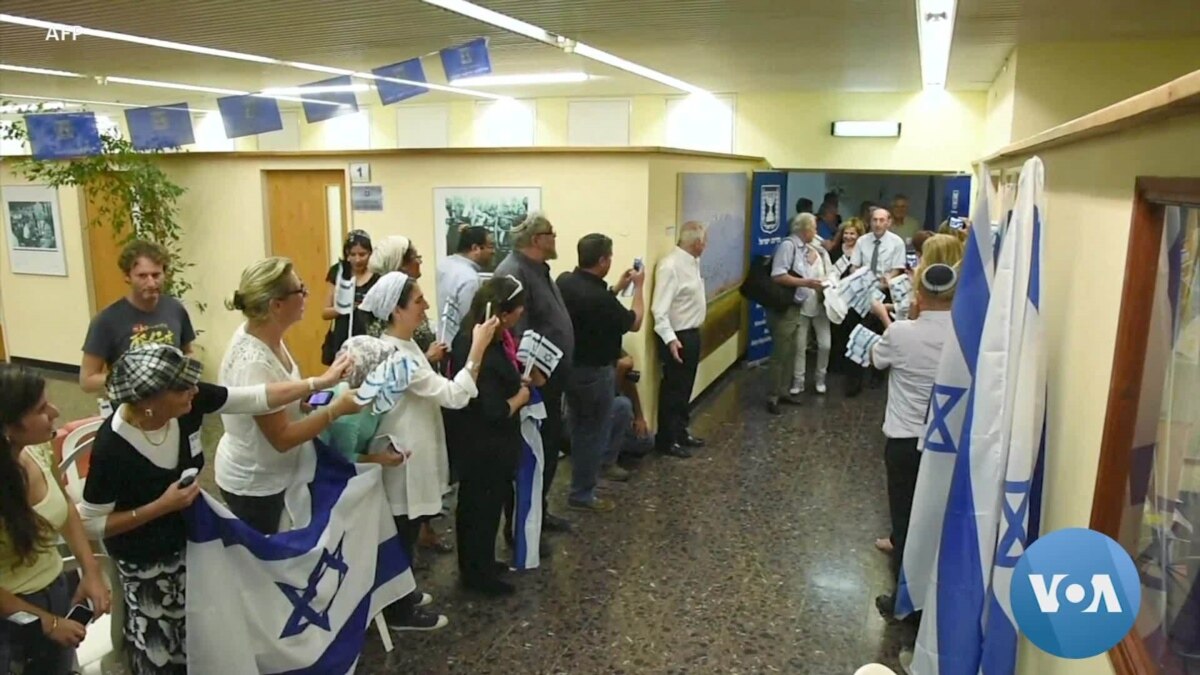 In Pandemic's Wake, Many Jews Move to Israel