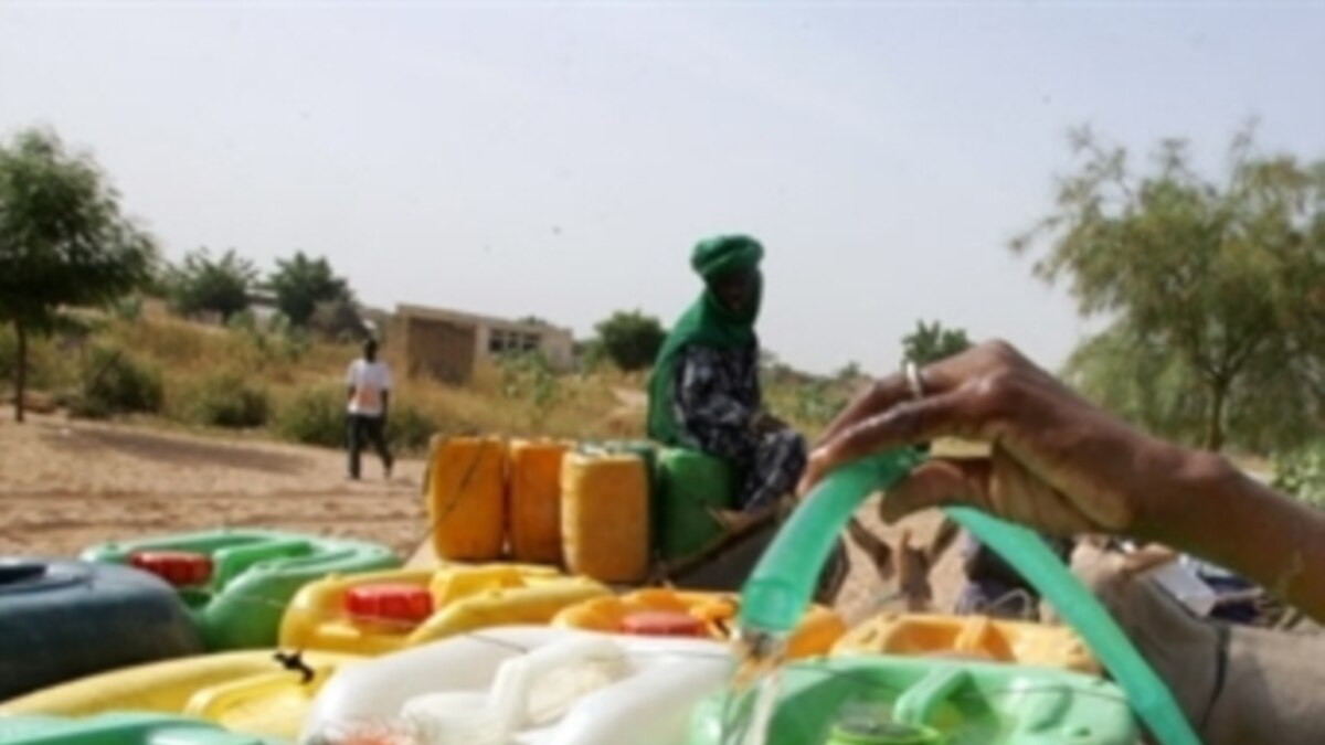 Jeta në një vendbanim informal në Afrikën e Jugut në Ditën Botërore të Ujit