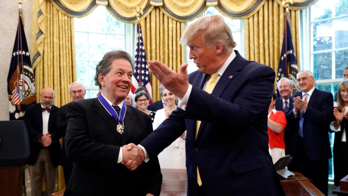 Trump Honors Arthur Laffer, Supply-Side Economics Pioneer
