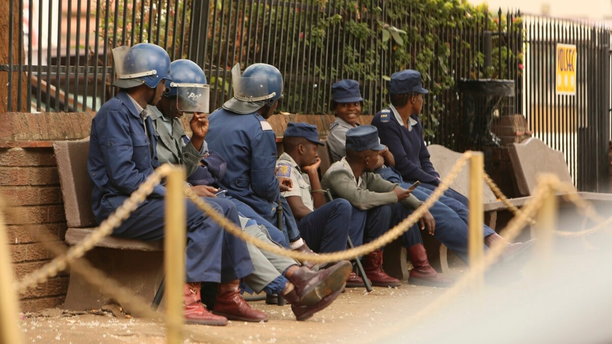 UN Rights Envoy Says Zimbabwe Political, Economic Situation Deteriorating