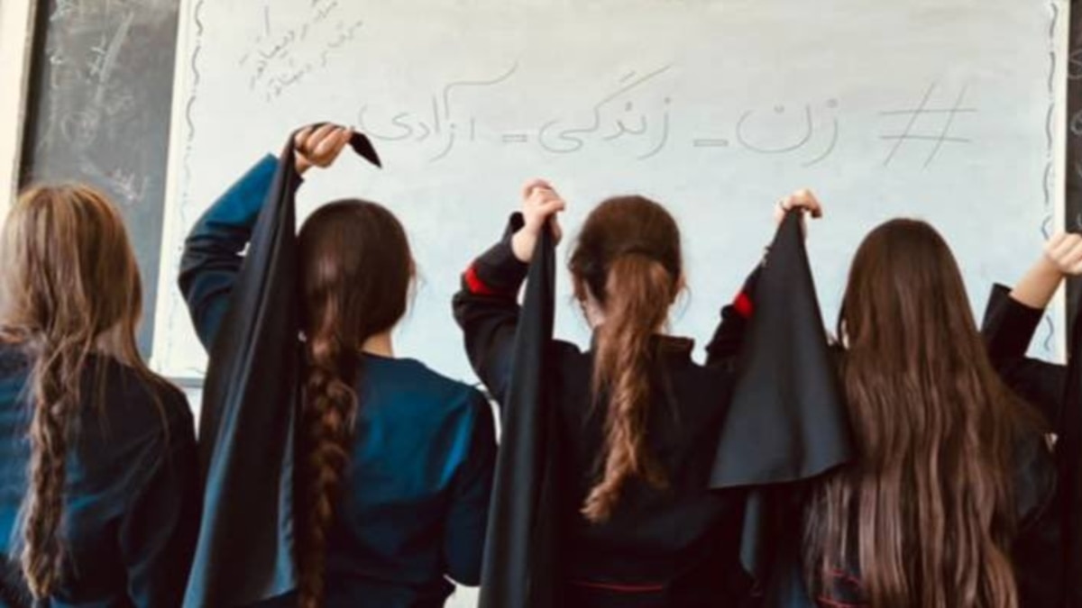 جمعی از فعالان حقوق بشر خواستار رفع کامل تبعیض از زنان در ایران شدند