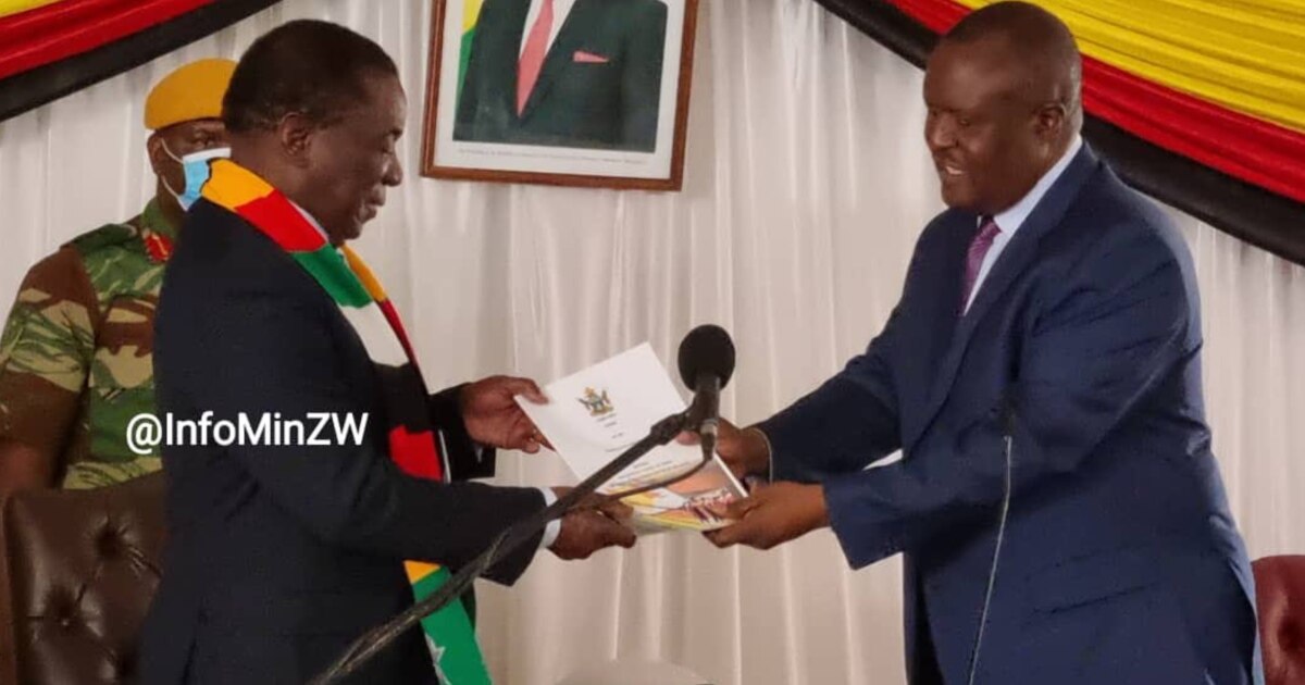 UMnangagwa Uthi Izinduna Kumele Zikhokhele Udaba Lombhuqazwe weGukurahundi