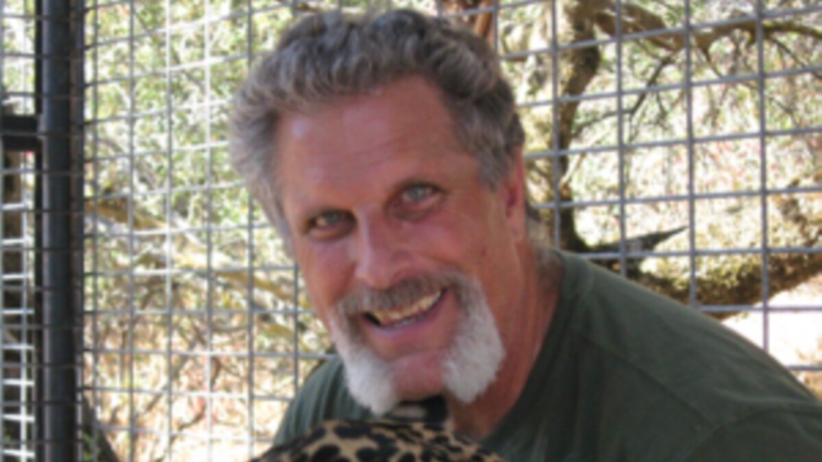 Dale Anderson: Kecintaan pada Hewan Liar, Bangun Proyek Konservasi