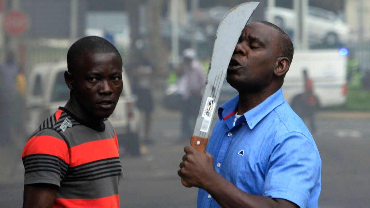 Polícia sul-africana detém três suspeitos de assassinarem um moçambicano