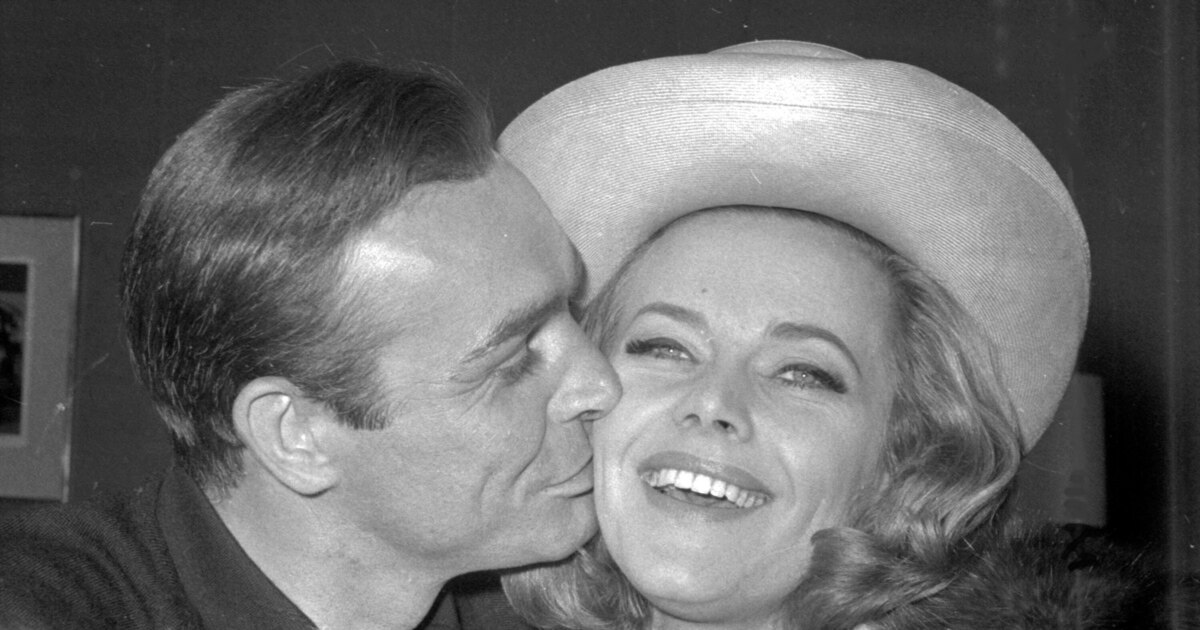 Honor Blackman Bonds Pussy Galore Dies At 94