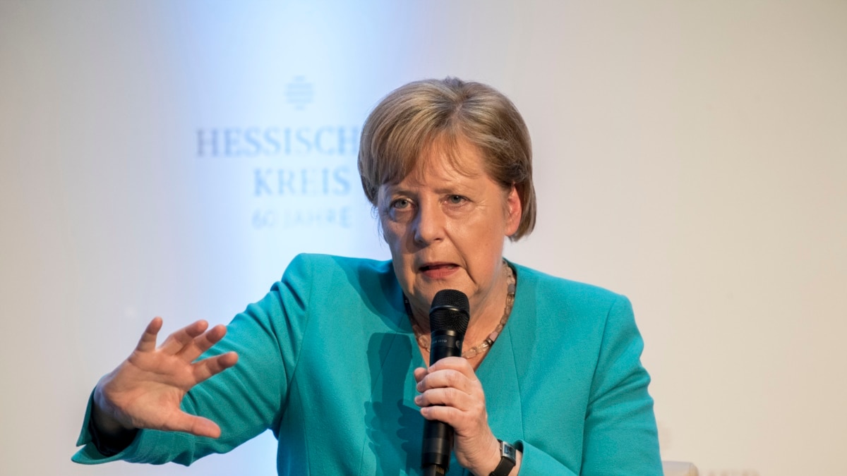 Merkel Suffers New Shaking Spell, Third in A Month